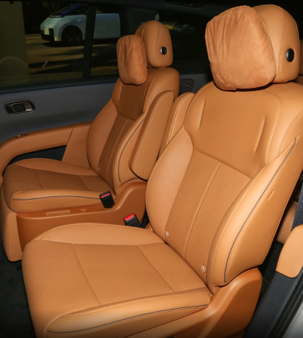 2025 Li i8